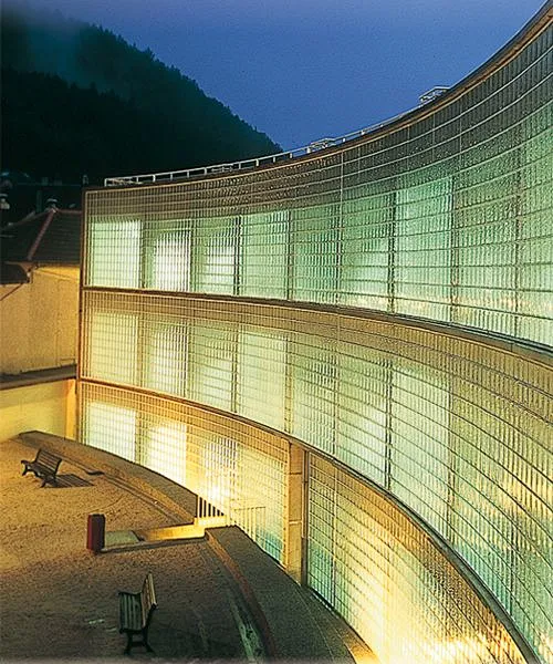 La Rochere - Architecture du verre - Briques de verre, Glass blocks ...