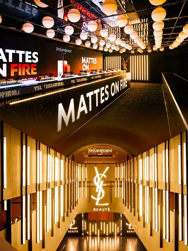 SAINT LAURENT圣罗兰YSL跨年派对「炫」玩的就-花瓣网