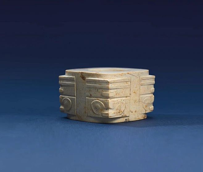 A very rare jade cong, Late Liangzhu culture, circa 3000-2500 BC ...