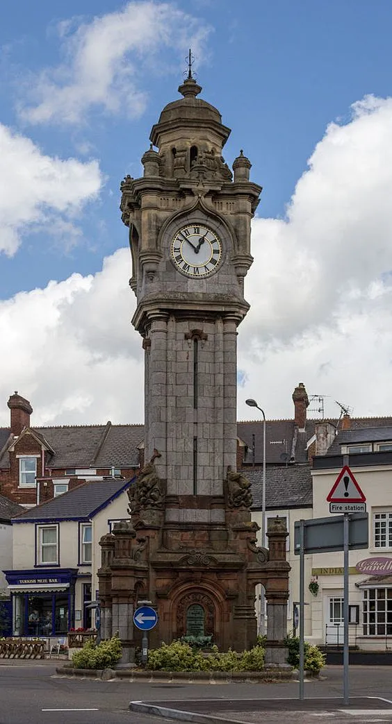 European Travel| Serafini Amelia| Exeter (Devon, UK), Clock Tower: -花瓣网