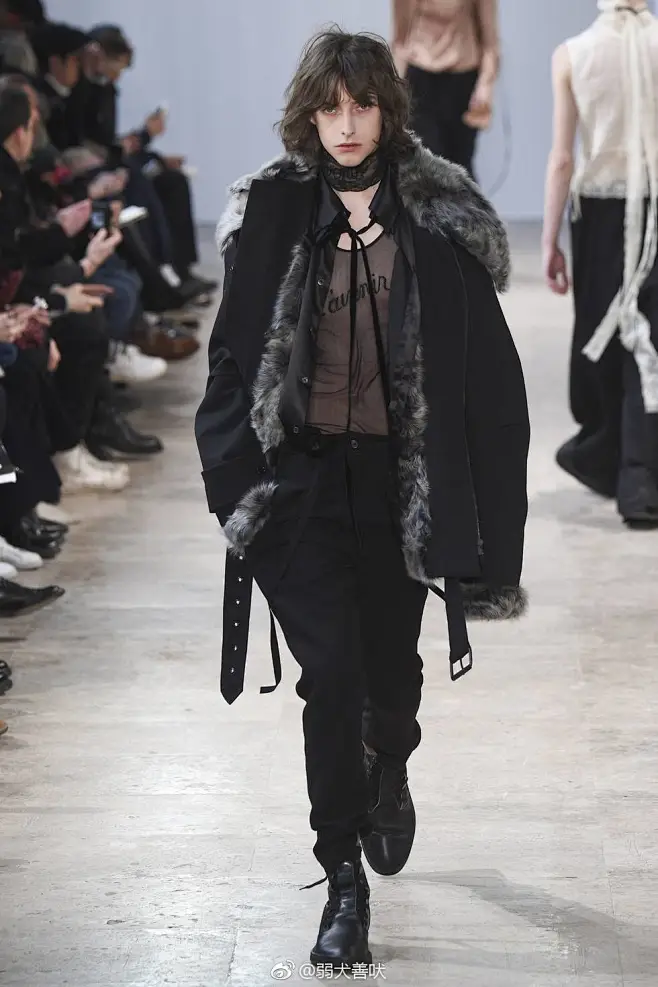 #Chester Mckee Ann Demeulemeester F/W 17 Men's Show-花瓣网