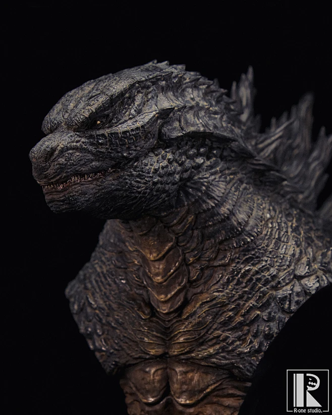 Godzilla Bust -Painted Resin--花瓣网