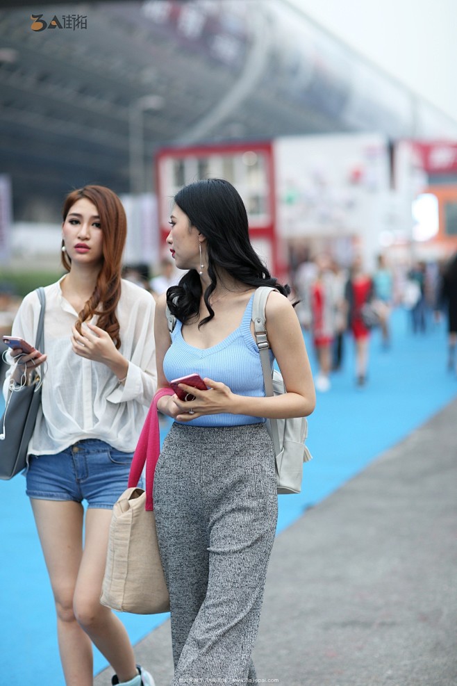 蓝色背心美女-3A街拍论坛-国内最具人气、最真实的街拍社区! - 手机版 - Powered by Discuz!