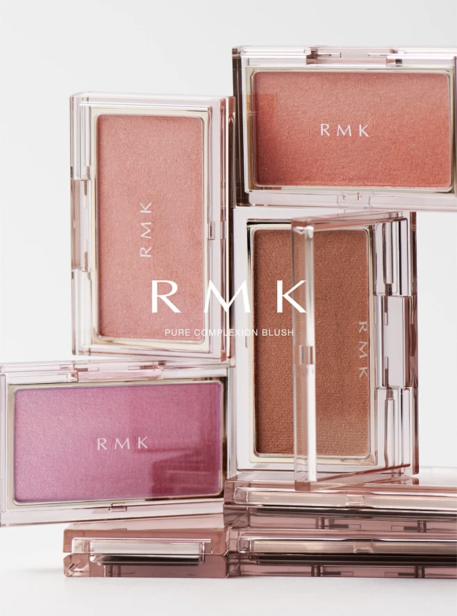 Photo by RMK KOREA on July 21, 2025. 可能是包含下列内容的图片：一人或多人、化妆、护腋片、化妆品和上面的文字是“RMK M R MK M κ RMK R ...