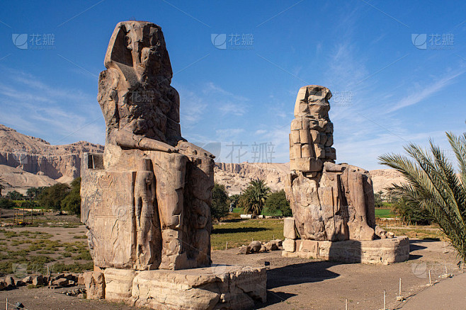 曼农巨像-阿蒙霍特普三世神庙的古代守卫。埃及卢克索。