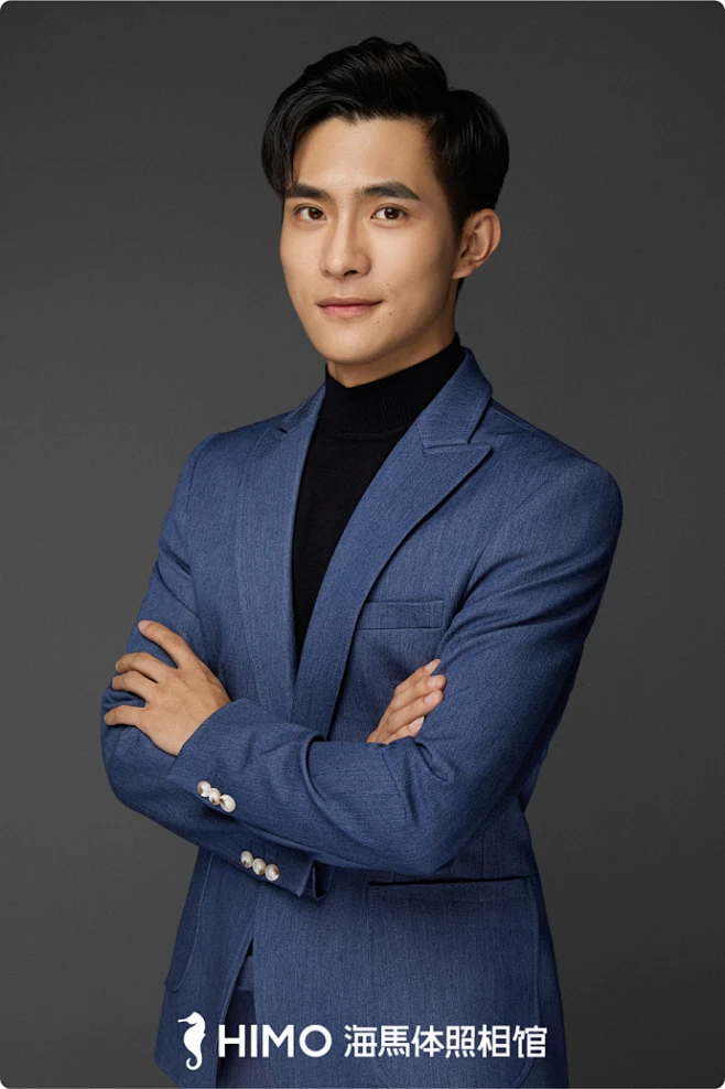 #HIMO SURPRISE# 能赚钱的照片，一张会说话的名片 这一次，我们对职业形象照进行了全新升级 还新增了白色背景和团队照 干练的精英 ...