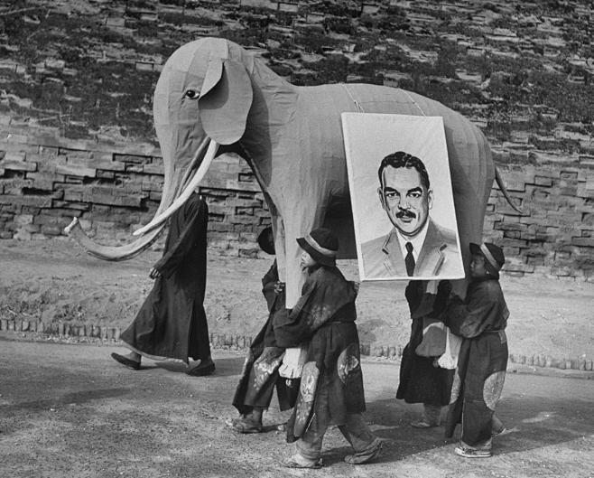 伯恩斯的中国摄影集.By Jack Birns.美国生活杂志.1947至1949年.带英文书签_页面_0383