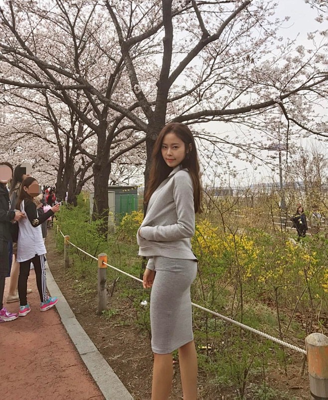 김주희 / Jace Kim / / Korea 发布的 Instagram 帖子 • UTC 2017 年 4月 9 日 上午 7:36 : ...