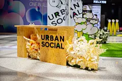 Accenture - reception desk-花瓣网