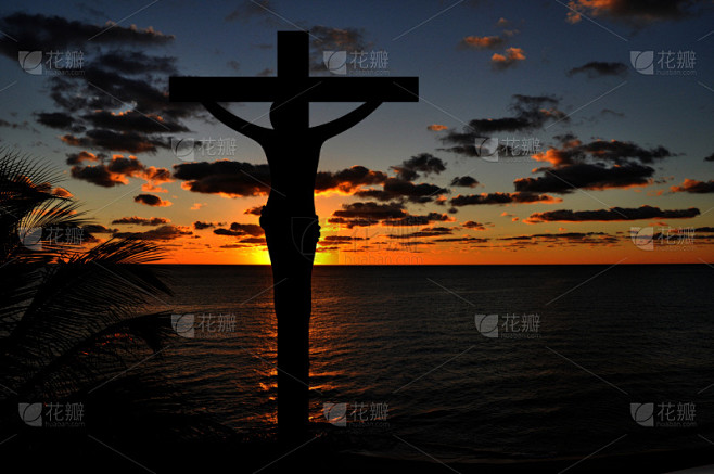 耶稣基督被钉在十字架上