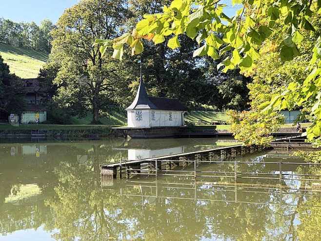 瑞士圣加伦Drei weiren的Buebenweier湖或buebenweher池塘(三池塘休闲区素材-花瓣网