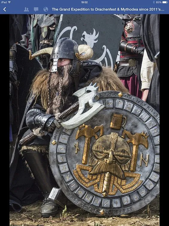 Cool dwarf-花瓣网