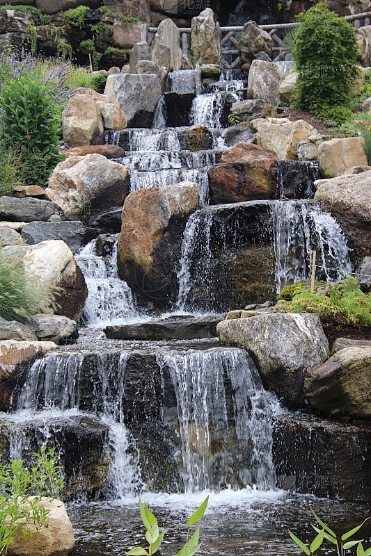 瀑布在untermeyer公园扬克斯