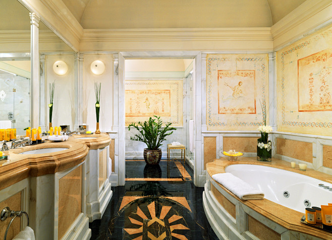 44)The St. Regis Grand Hotel, Rome—Designer Suite Bathroom 拍攝者
