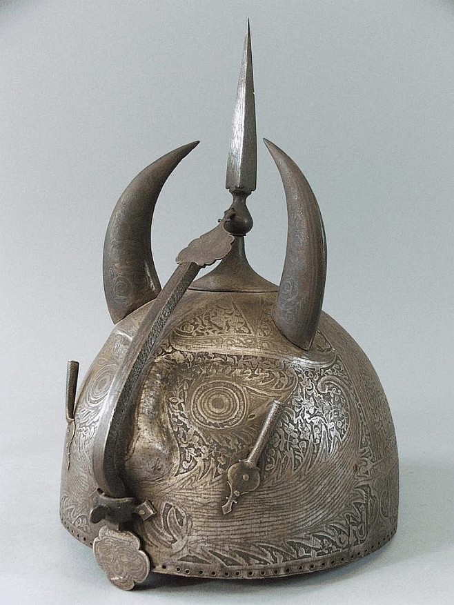 The Khula Khud helmet 印度和波斯直在18世纪末和19世纪初使用的头盔