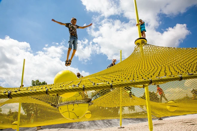 KOMPAN | Custom futuristic playground design in Bayreuth : Looking for ...