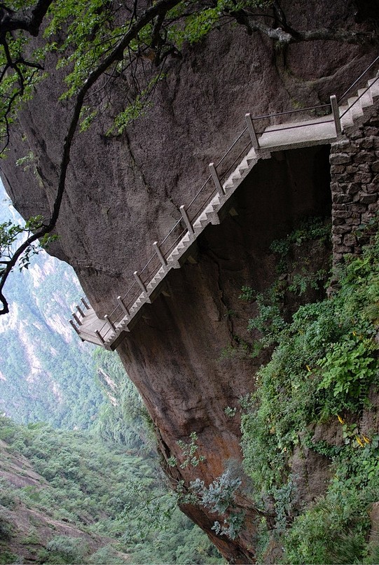 【中國大陸】登山的人行路（黃山）