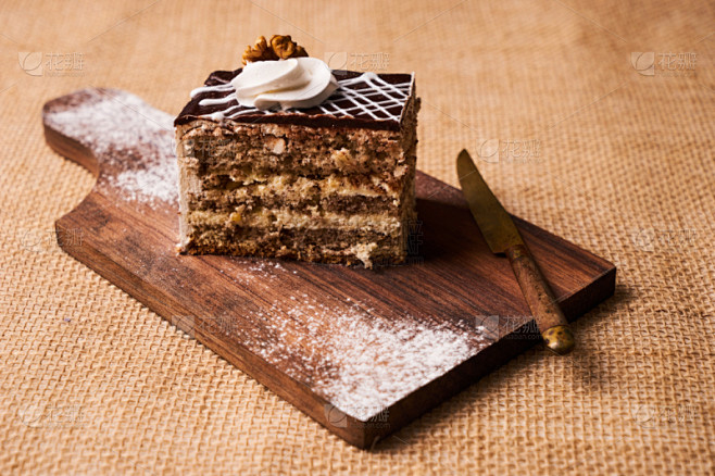 切片食物,巧克力蛋糕,褐色,水平画幅,无人,奶泡,奶油,蛋糕,烘焙糕点,乡村风格