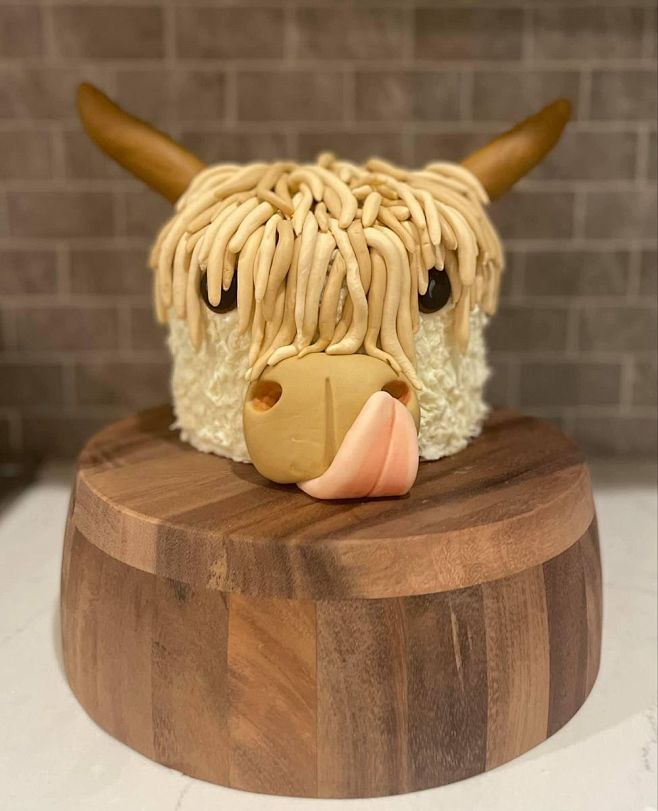 Highland cow cake