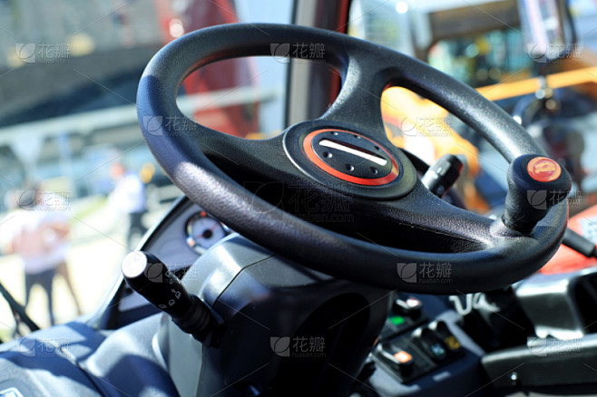 叉车,工作场所,仪表板,车轮,水平画幅,建筑工地,农业机器,工厂,拖拉机,建筑业