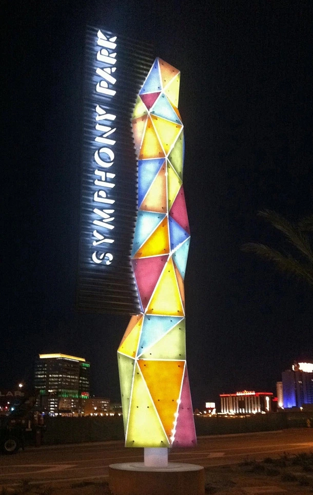 symphony-park-night.webp-花瓣网