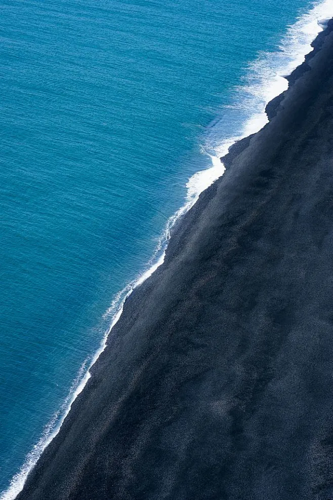 Beach - blue lines ... Ios 11 Wallpaper, Ocean Wallpaper, Wallpaper For ...