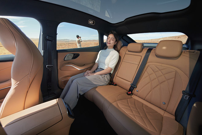 RISING AUTO R7 :: Behance