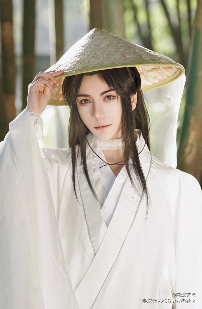 谢怜/cos正片/出镜：原po：我就吃一口嘛 ——… - 半次元 - ACG爱好者社区