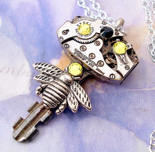 soldered bee key pendant-花瓣网