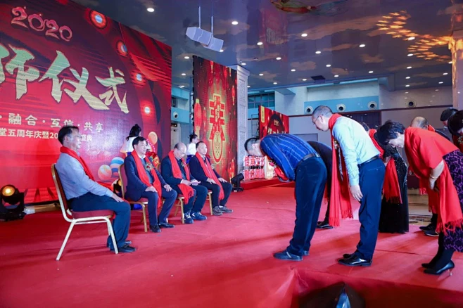 点击查看源网页-花瓣网