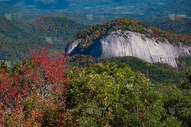 10月的Looking Glass Rock