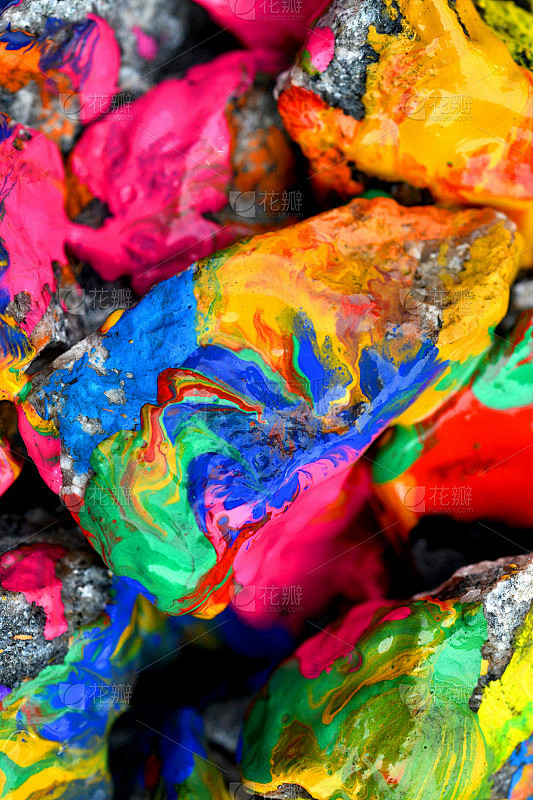 五颜六色的石头