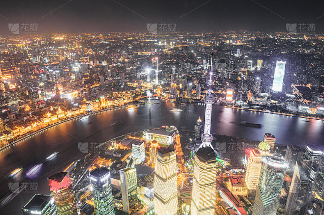 上海陆家嘴金融区夜间鸟瞰图