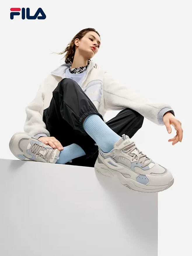 FILA 斐乐月牙鞋女鞋跑步鞋2022秋冬新款复古老爹鞋轻便运动旅游-tmall.com天猫