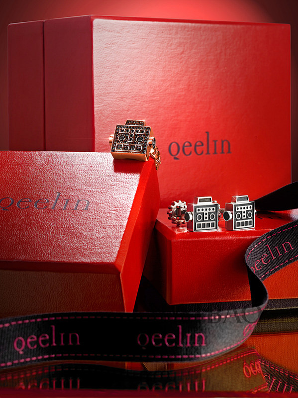 Qeelin Wang Wang系列珠宝 俏皮、奢华及独特于一身，今年圣诞Qeelin珠宝甄选广受欢迎的Bo Bo、Wang Wang及Roobot系列珠宝