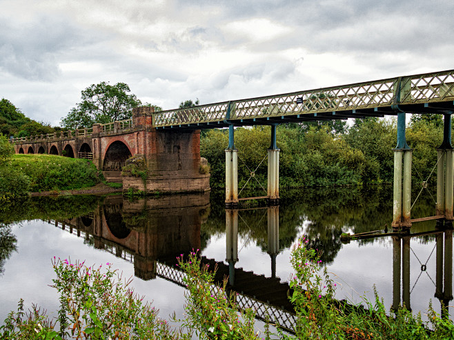Aldwark Toll Bridge : Iron and brick toll bridge over the River Ure ...