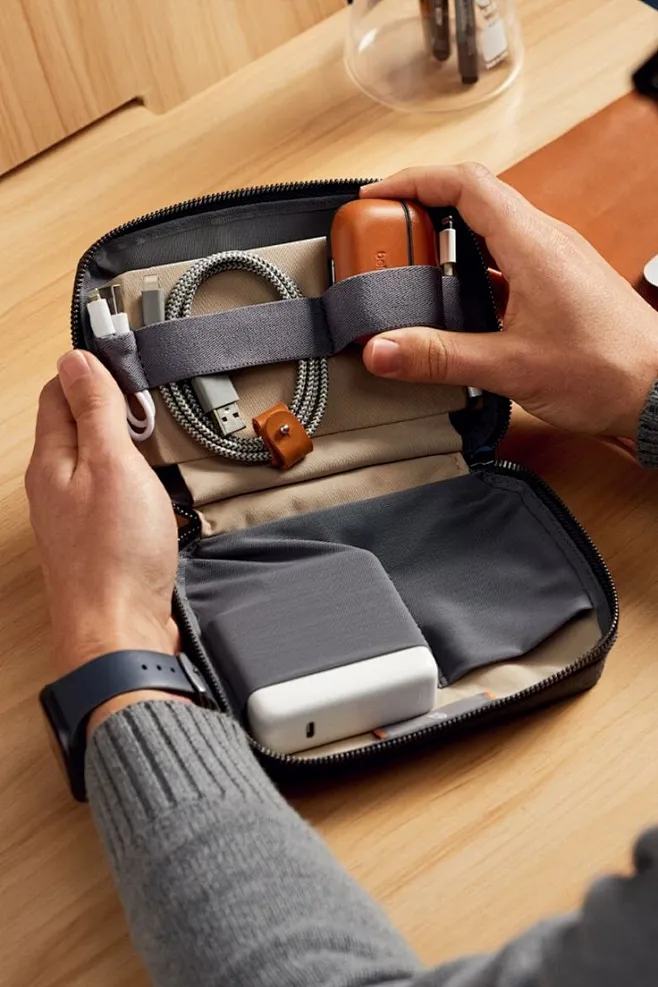 Tech Kit Compact | Small zip pouch for tech accessories | Bellroy-花瓣网