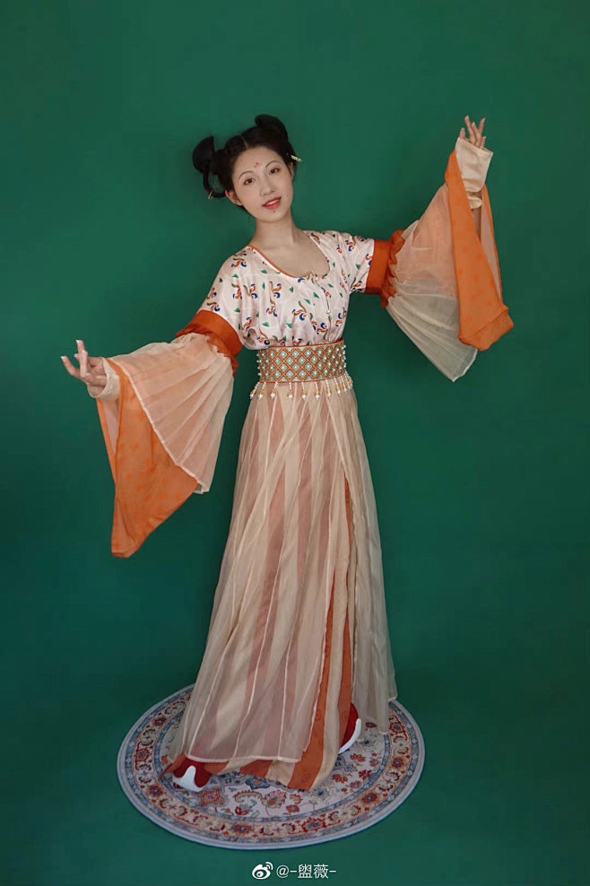 初唐舞姬，依旧是熟悉... - @-盥薇-的微博 - 微博