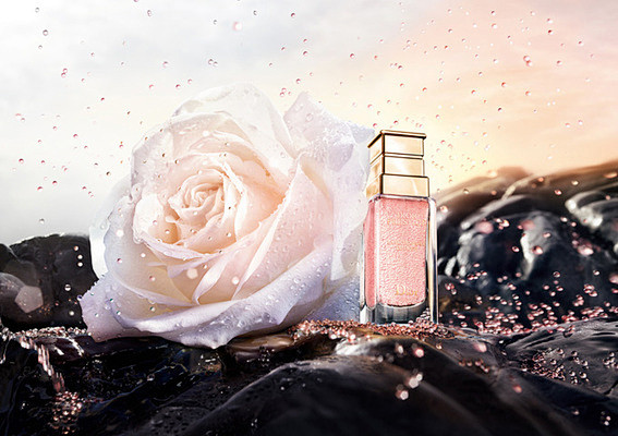 Dior 迪奧 - 全新升級《迪奧精萃再生花蜜玫瑰凝露》首款迪奧「玫瑰面膜水」，倍效潤澤保濕力！