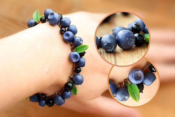Blueberry bracelet. Handmade jewelry. Agate beads. Polymer clay. Berry. Summer bracelet.