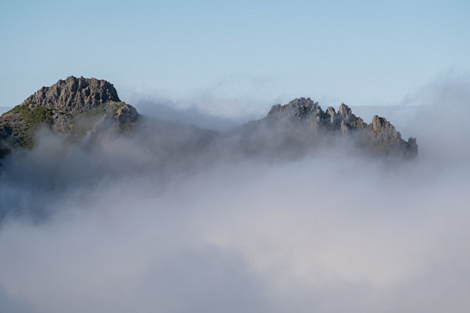 CLOUDY_MOUNTAINS_192