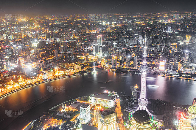 上海陆家嘴金融区夜间鸟瞰图