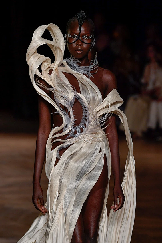 ImageID: 8417438-花瓣网