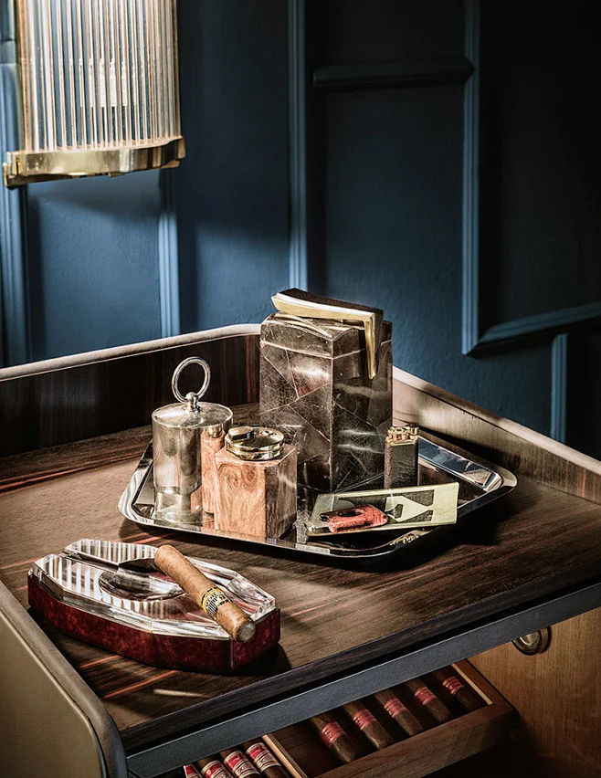 cigar lounge : Modern revisiting of the nineteenth century's smoking ...