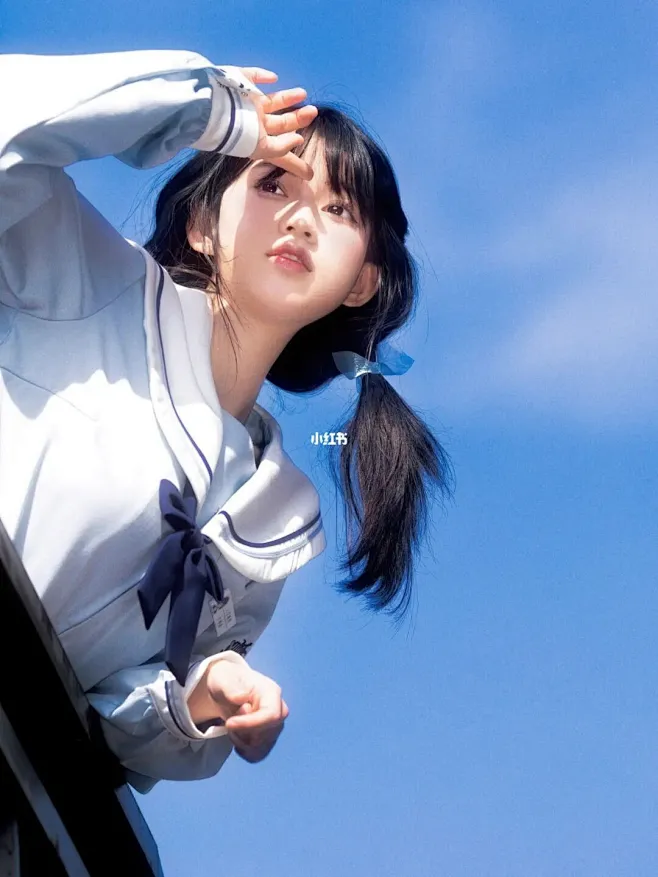 不出门就能get的日系照——天台拍照yyds！ 最近疫情又扩大了， 大家呆在家无聊的时候，可以上天台晒衣服的地方拍一组日系天空照哇！ 真的-花瓣网