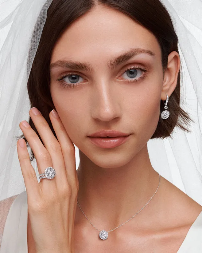 A Graff ring promises a lifetime of brilliance. Celebrated for ...