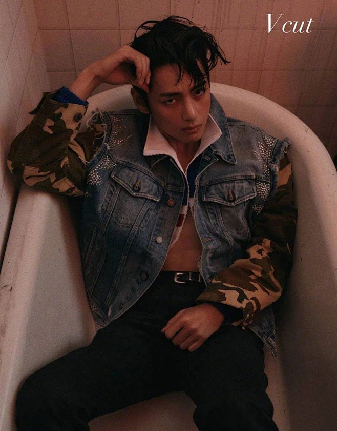 【Theqoo】防弹少年团金泰亨Ins更新(ELLE画报V Cut)，每一帧都是大写的帅气！金泰亨超话 -花瓣网