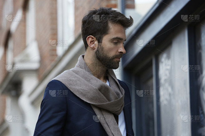 侧面像,围巾,男性美,男人,络腮胡子,半身像,水平画幅,美人,套装,户外