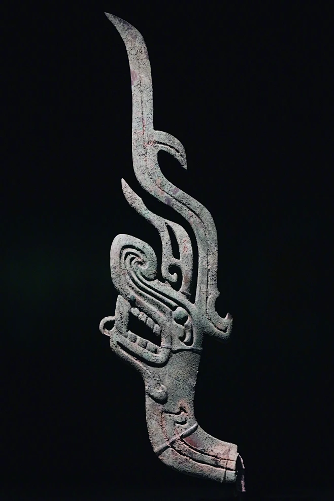 铜龙形饰. - @四川广汉三星堆博物馆的微博 - 微博-花瓣网