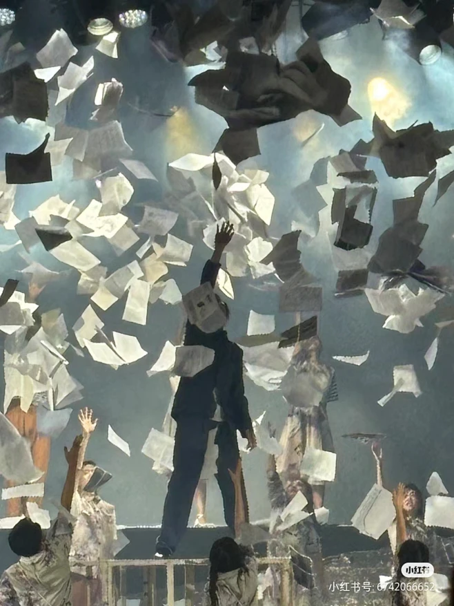 Camera_XHS_16979084346001040g00830q7aa18hng005om5-花瓣网